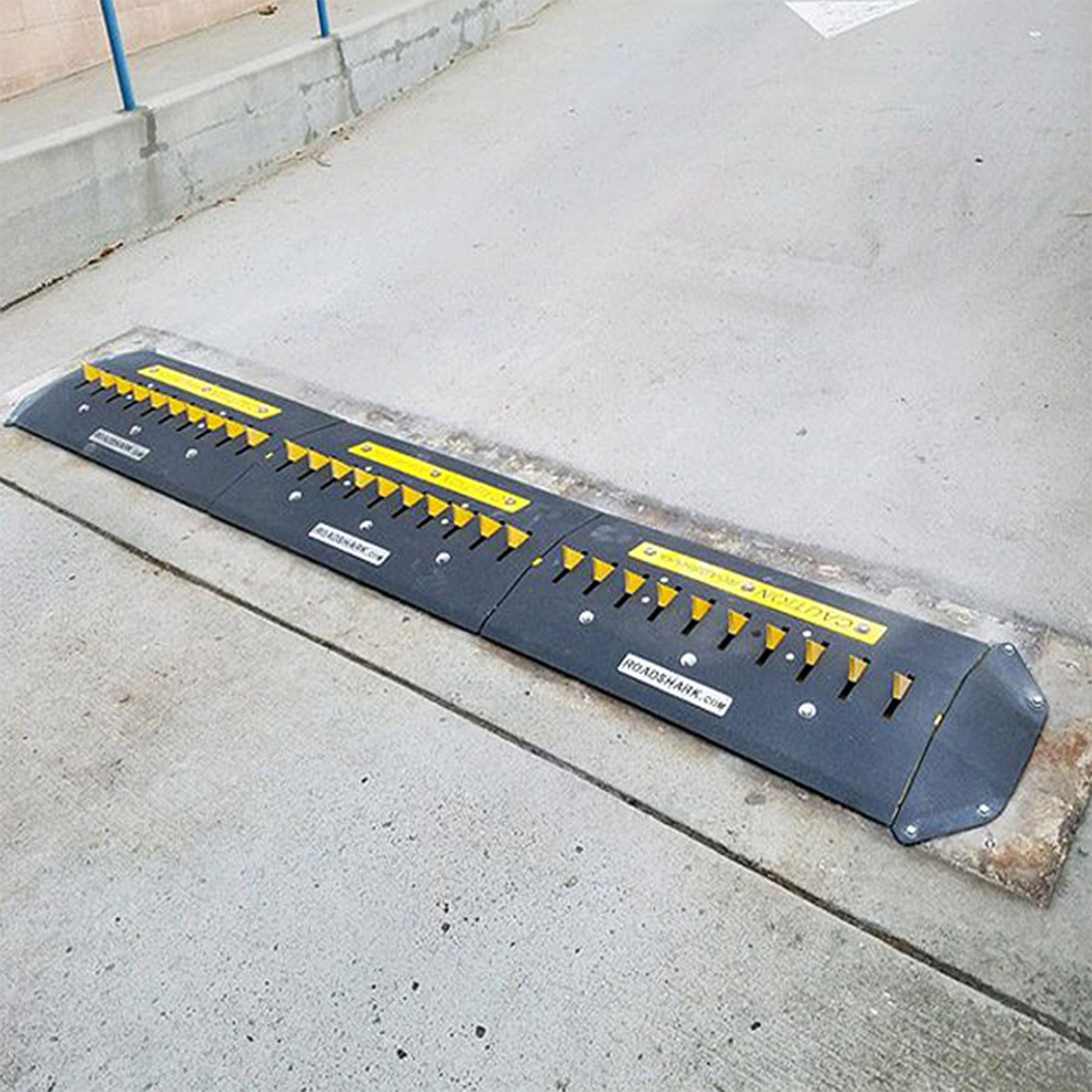 Roadshark Tiger Teeth Surface Mount One-Way Traffic Spike 36" L x 20" W ...
