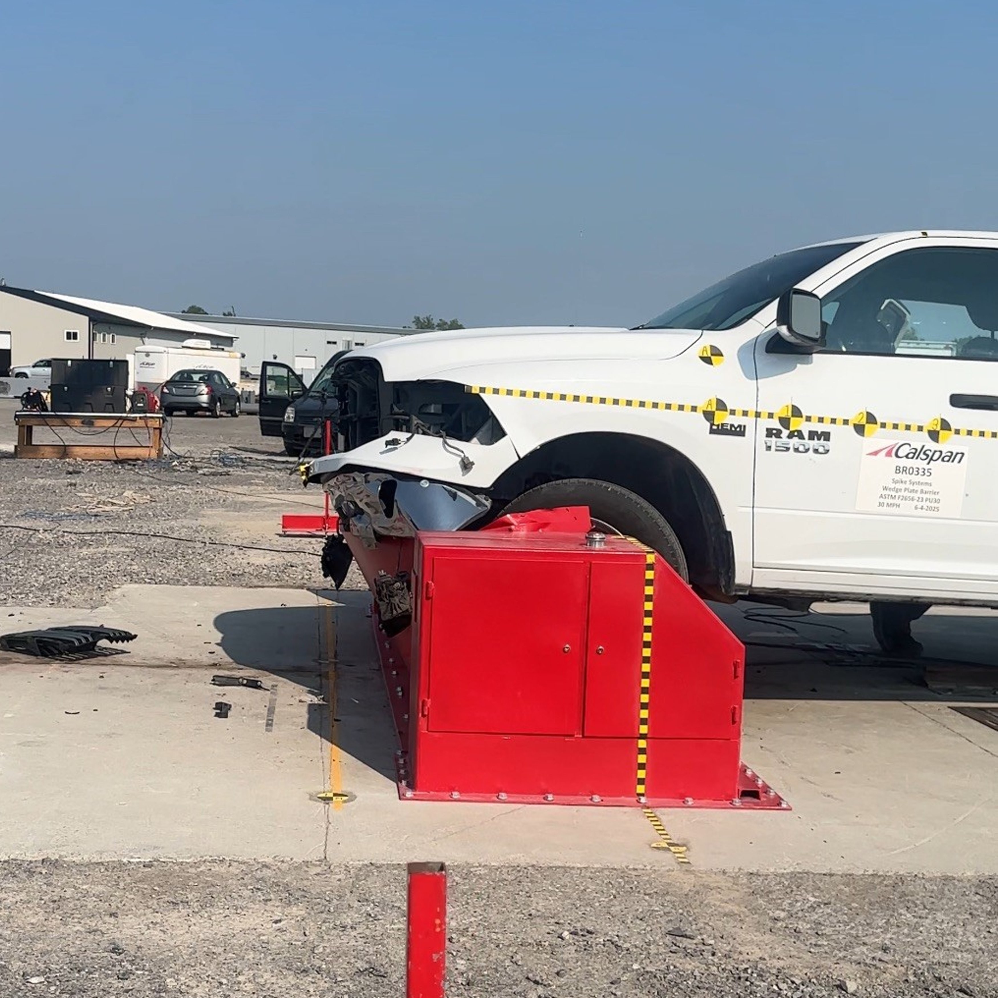 Spike Systems 16' Steel Plate Wedge Barrier with 8" LED Red/Yellow ...
